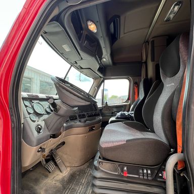 2015 FREIGHTLINER CASCADIA Sleeper | KAG Used Equipment