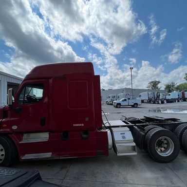 2015 FREIGHTLINER CASCADIA Sleeper | KAG Used Equipment